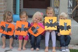 Handprint Bat Craft – A Spooky Fun Halloween Activity for Kids - The ...