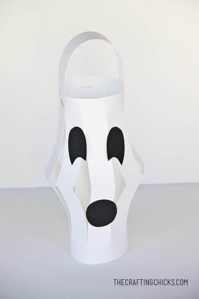 Halloween Paper Lanterns Kid Craft - The Crafting Chicks