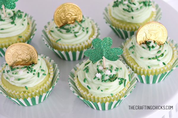 St. Patrick's Day Cupcakes - The Crafting Chicks