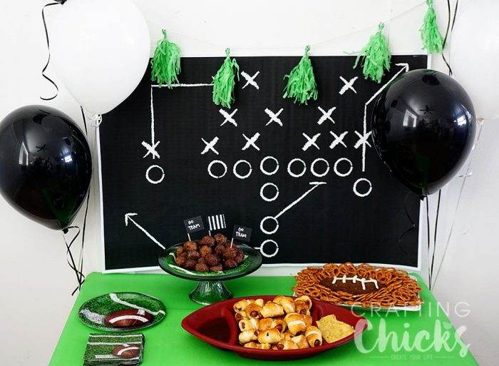 Game Day Table - The Crafting Chicks