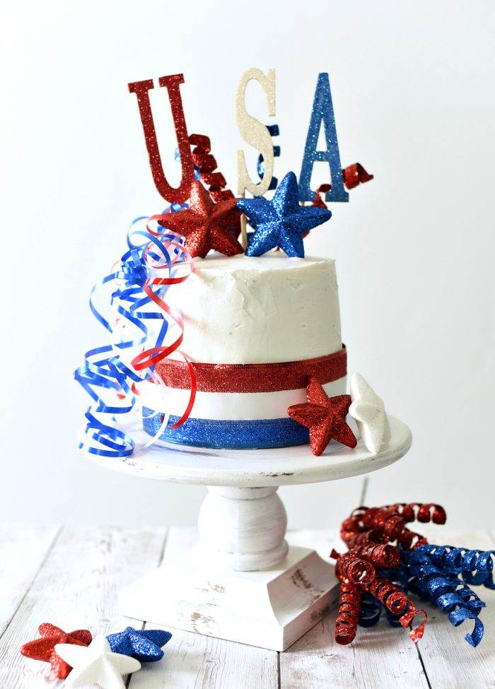 Patriotic USA Cake - The Crafting Chicks