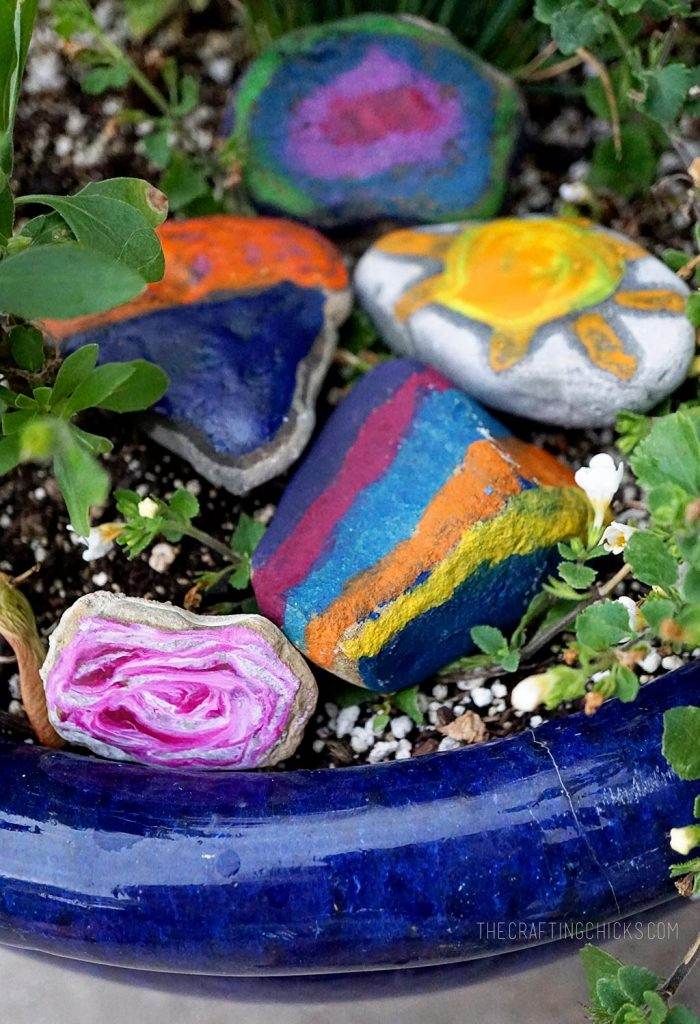 Hot Rock Crayon Art - The Crafting Chicks