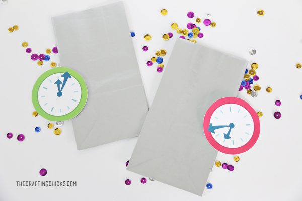 New Year's Eve Kids' Countdown Bags - The Crafting Chicks
