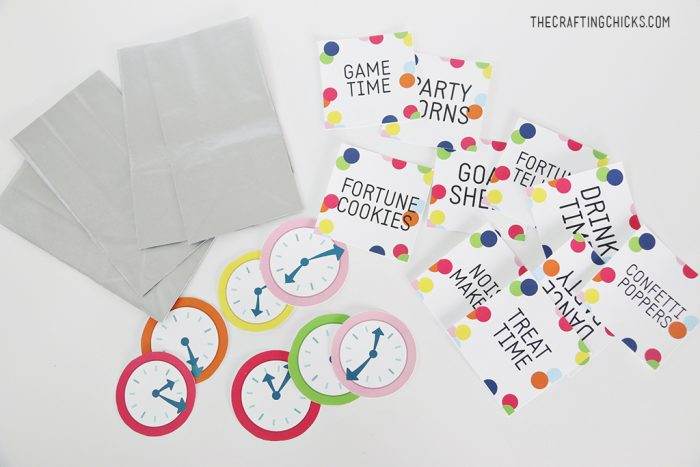 New Year's Eve Kids' Countdown Bags - The Crafting Chicks