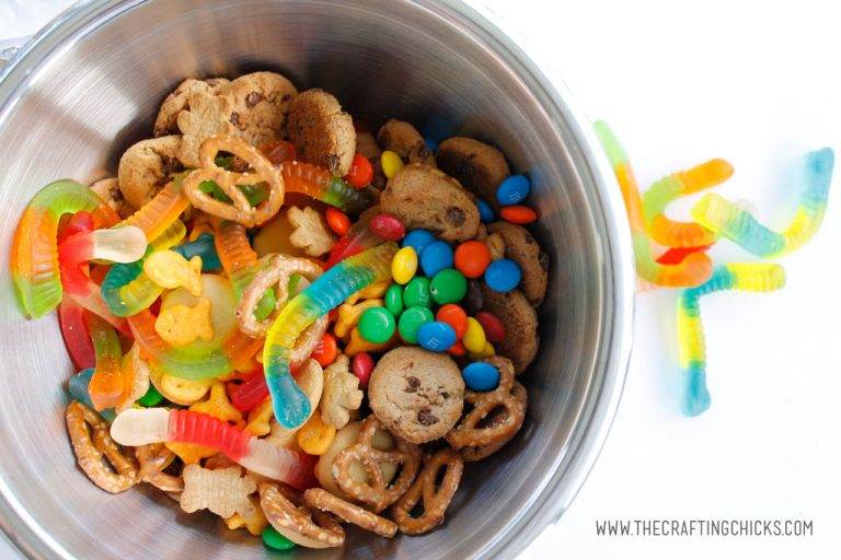 Bookworm Snack Mix - The Crafting Chicks