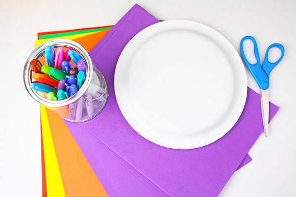 Back-to-School Preschool Paper Plate Craft - The Crafting Chicks