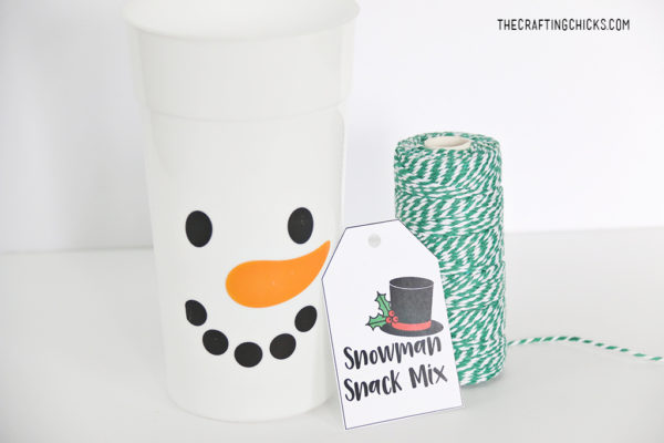 Snowman Snack Mix and Free Gift Tag - The Crafting Chicks