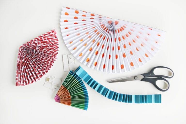 Paper Fan Turkey Craft - The Crafting Chicks