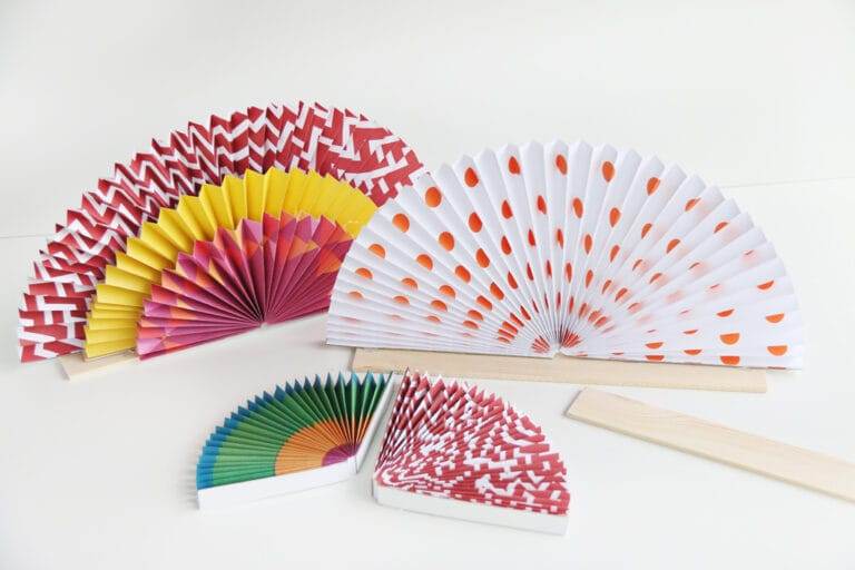 Paper Fan Turkey Craft - The Crafting Chicks