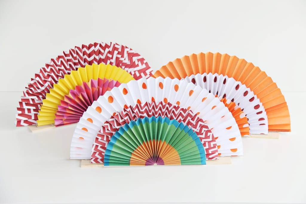 Paper Fan Turkey Craft - The Crafting Chicks